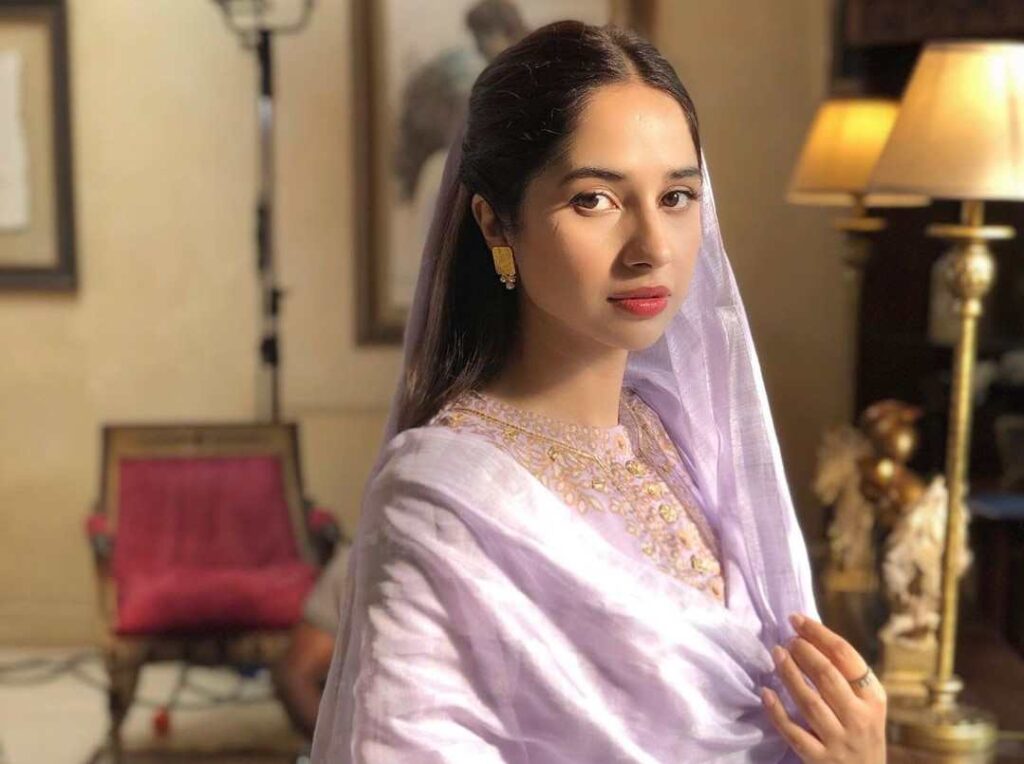 Sabeena Farooq Biography, Age, Net Worth & Drama List