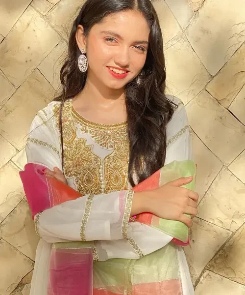 Aina Asif Biography Age, Family & Dramas List - Explore It Beyond