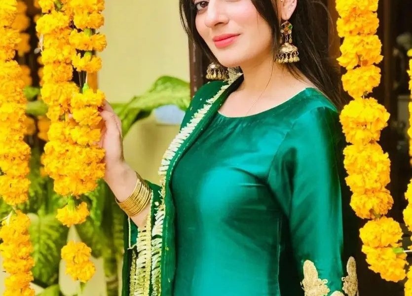 Fajr Sheikh Biography, Age, Family, Height and Drama List - Explore it ...